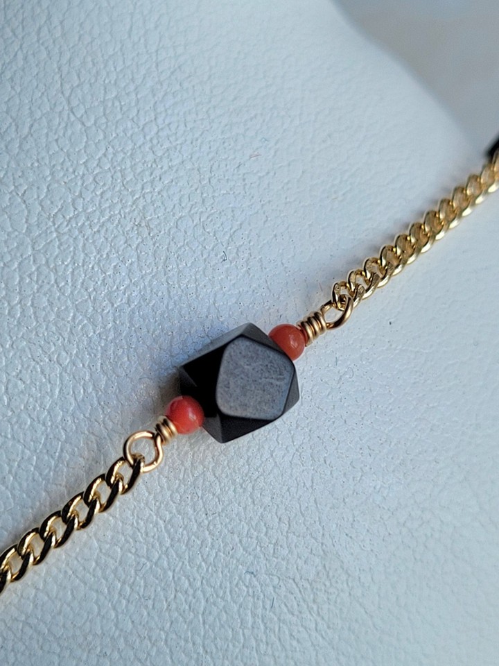 Azabache & Coral Goldfilled Bracelet, 7" Lleno de Oro Pulsera 7 ...