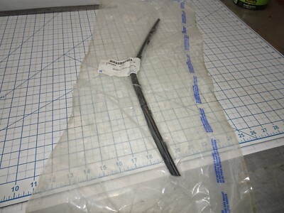 GM 92242525 Upper Grill Grille Trim Piece Factory Sealed General Motors ...