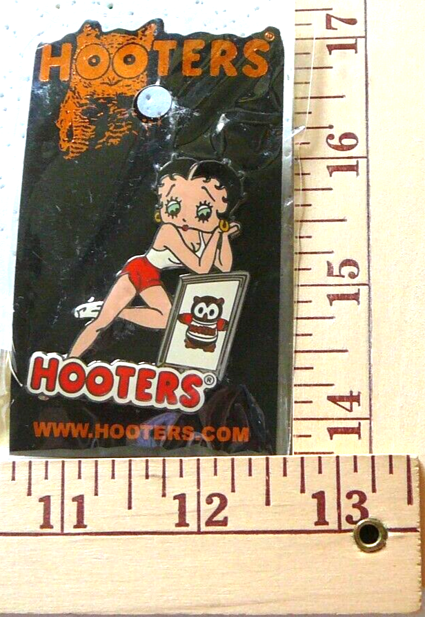 HOOTERS - BETTY BOOP IN UNIFORM THINKING ABOUT HER FRIEND HOOTIE LAPEL ...