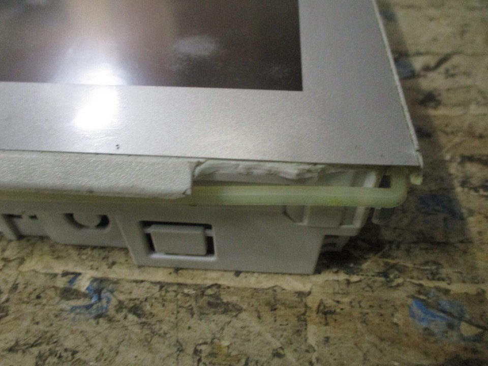 Hakko Fuji V9080iCD MONITOUCH HMI Touch Screen 24VDC 1A**Cracked ...