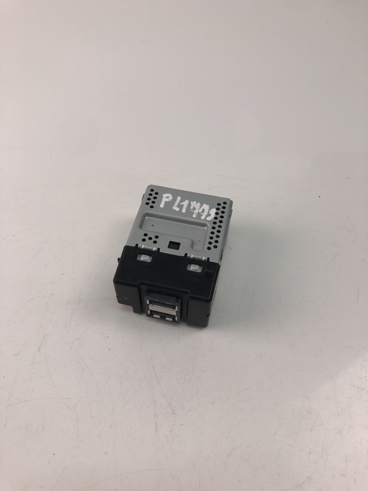 PL1779 VOLVO USB/AUX Control Unit 31407038 | eBay