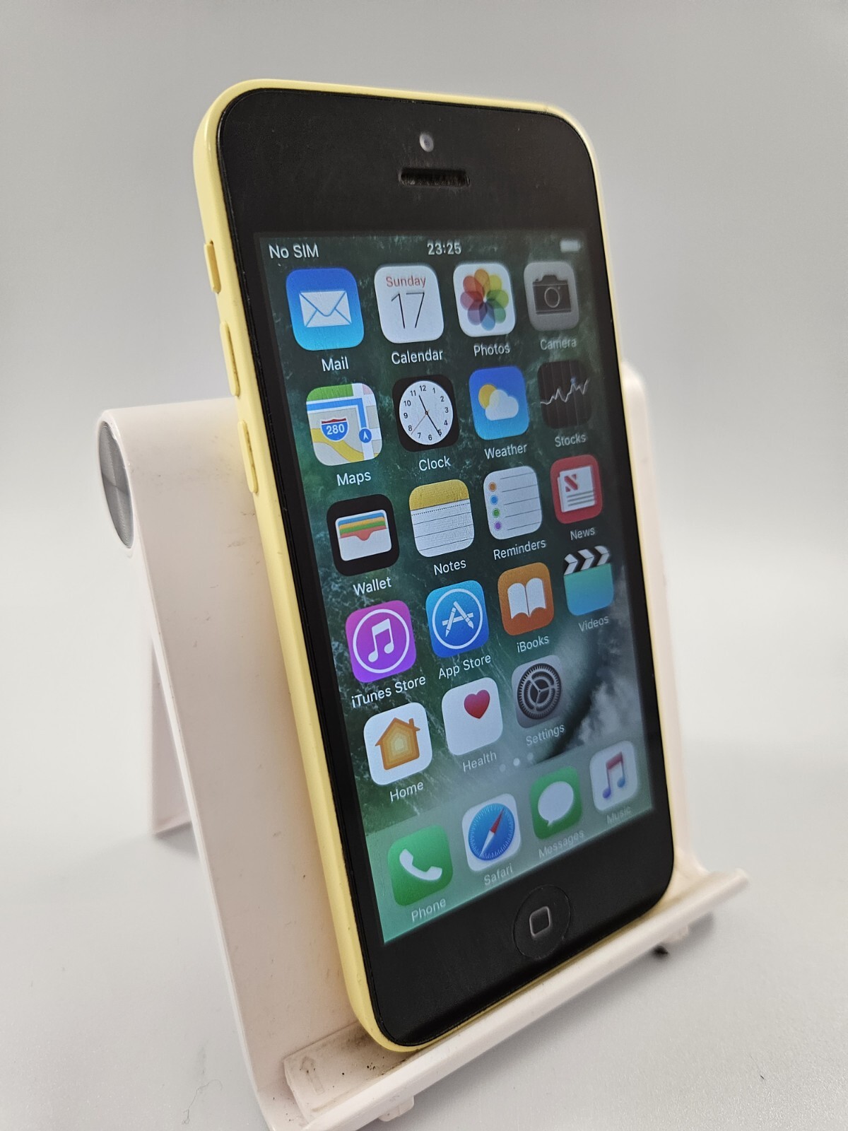 Apple iPhone 5c Yellow Unlocked 8GB 1GB RAM 4" IOS Smartphone | eBay UK