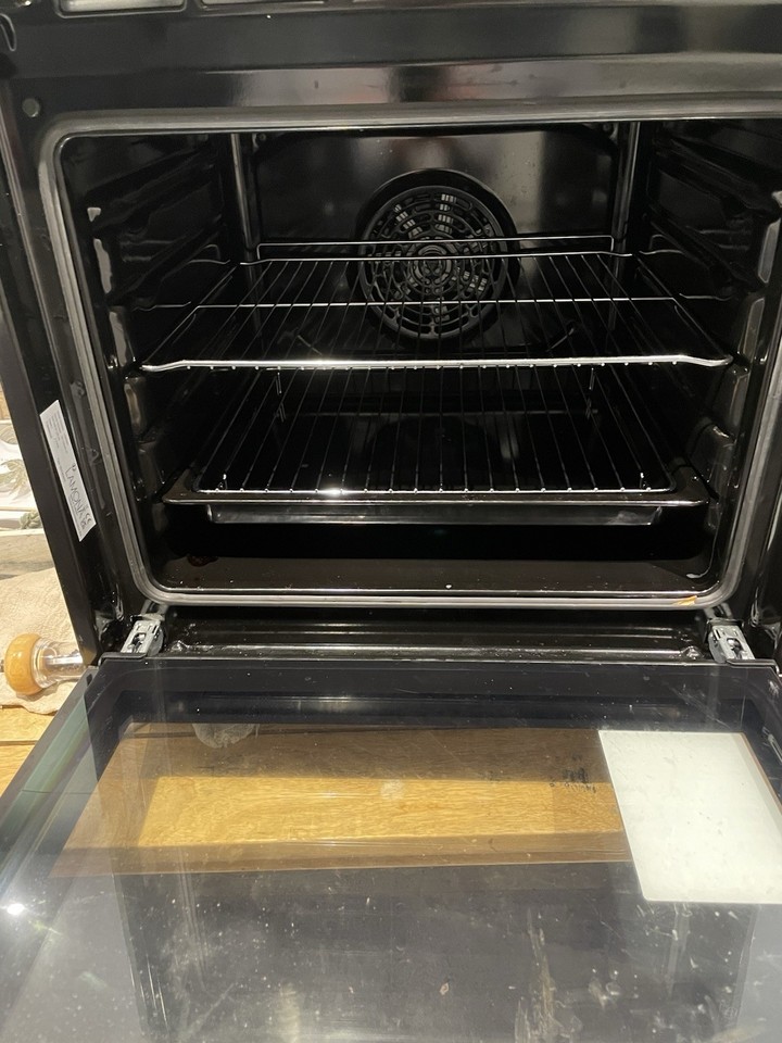 Lamona 60cm Stainless Steel Built In Single Fan Oven Lam3451. Ex ...
