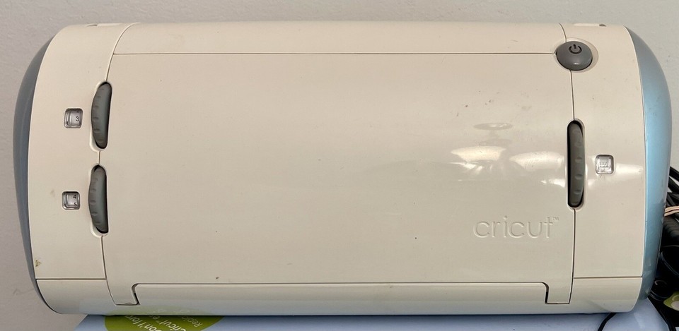 Cricut Personal Electronic Cutter Provo Craft W/2 Cartridges Box ...