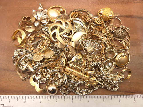 Vintage-Now 1+ Pound Gold Tone JUNK Broken CRAFT Pin Chains Jewelry ...