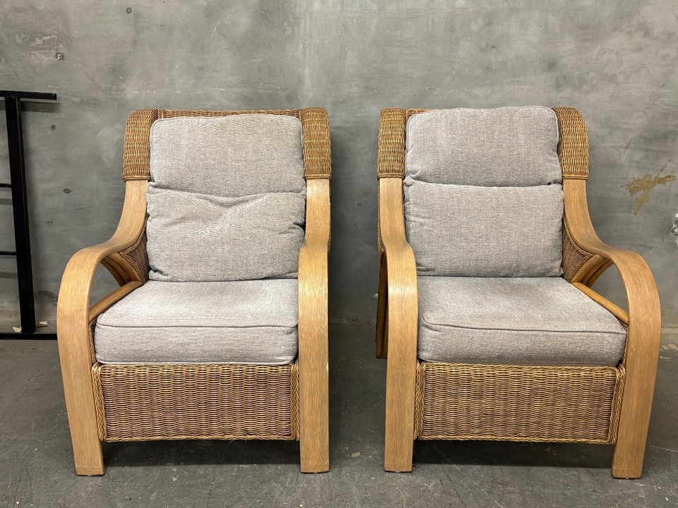2x DARO Rattan Conservatory Armchairs w/ Ottoman Footstool - CS E32 ...