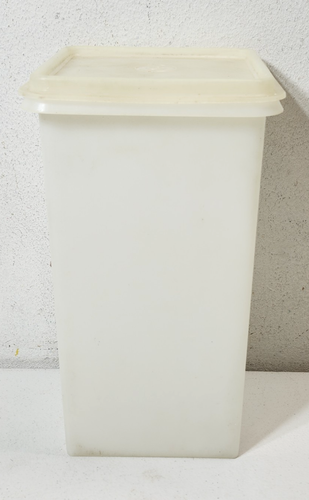 Tupperware Saltine Cracker/Bread Keeper Vintage #1314-2 Container With ...