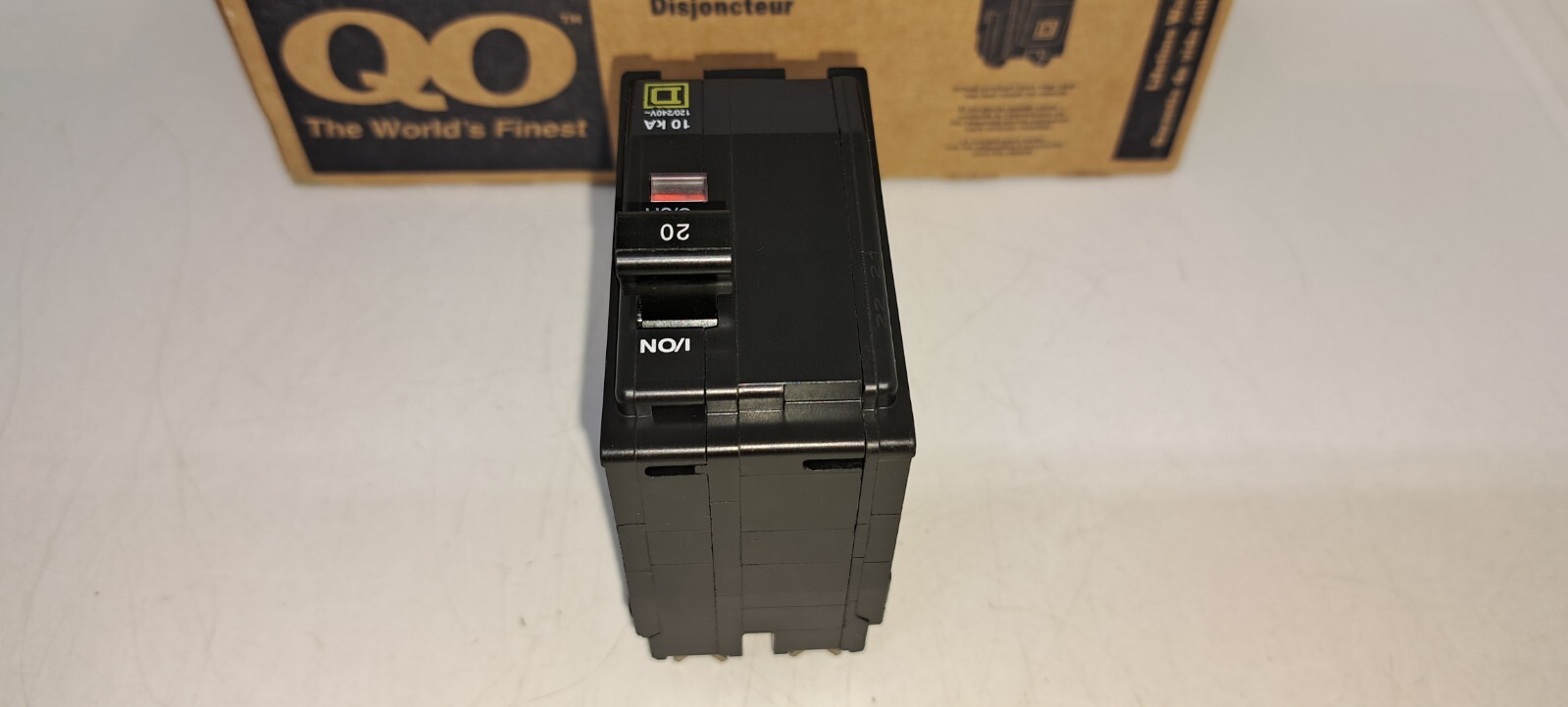 Square D QO220 20 Amp 2 Pole Type QO Circuit Breaker Yellow Face White ...