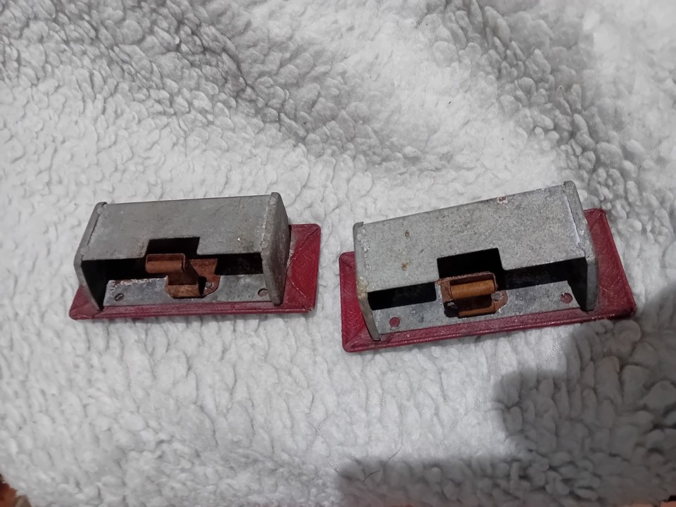 JAGUAR XK150 PAIR OF RED DOOR ASH TRAYS IN USED CONDITION | eBay UK