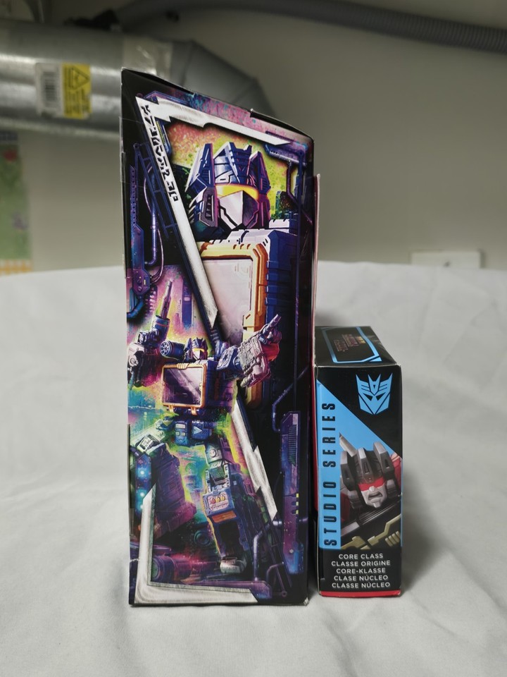 Transformers Legacy Soundwave + Studio Series Frenzy (Red) Action ...