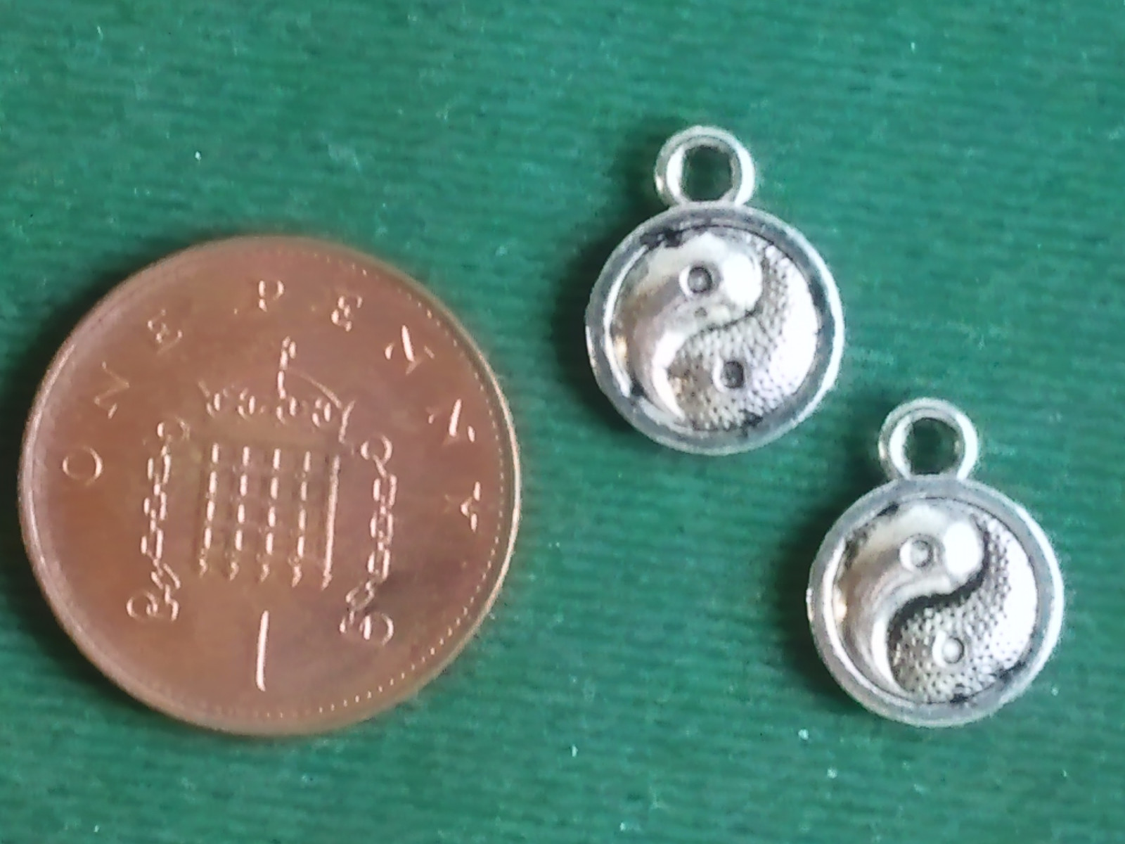 20 Yin Yan Charms - small - antique silver - Eastern Religious Symbol ...