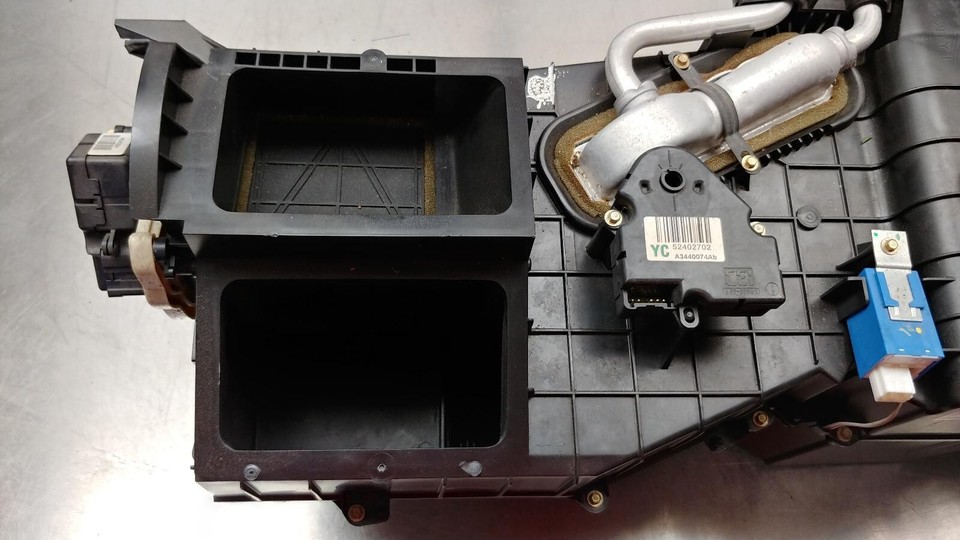 2003-2006 Chevrolet SSR 5.3 6.0 OEM Heater Box Housing Assembly | eBay
