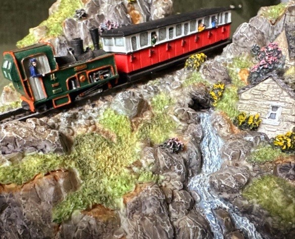 N Scale Gauge Mountain Locomotive Train Diorama Model Railway Scenery ...