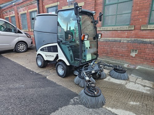 Nilfisk City Ranger 2250 Sweeper/Spreader/Snow Brush | eBay UK