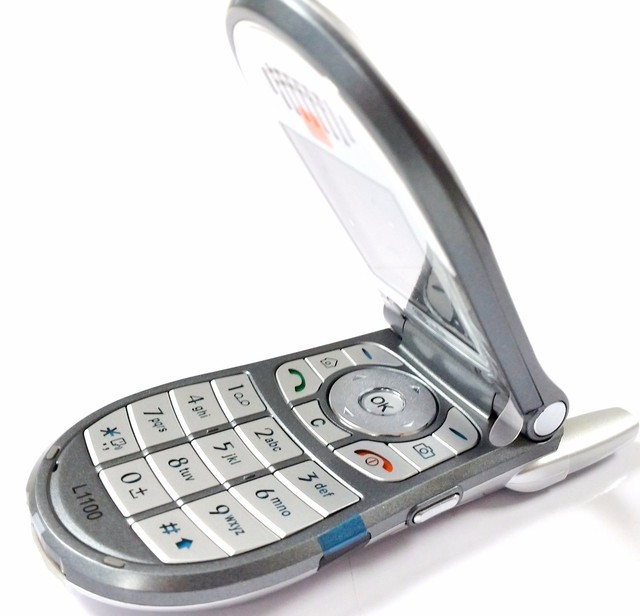 LG L1100 UNLOCKED GSM TRIBAND FLIP PHONE WITH VGA CAMERA. LARGE AND ...