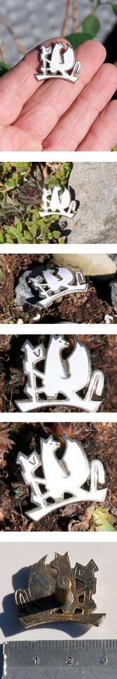 VINTAGE ENAMEL AUTOMOBILE RADIATOR CAR EMBLEM / BADGE # VAUXHALL LUTON ...