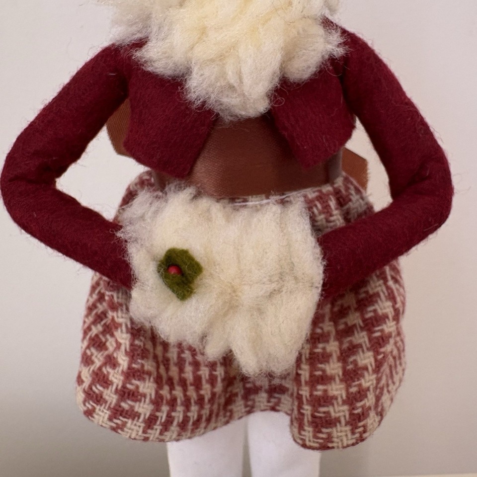 Byers Choice LTD The Carolers 1989 Woman Caroler With WhiteFur Hand ...