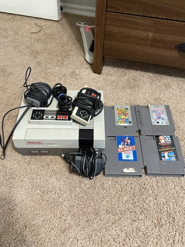 Nintendo NES Console Bundle(1985)-2 Controllers/Cables / Tested-see ...