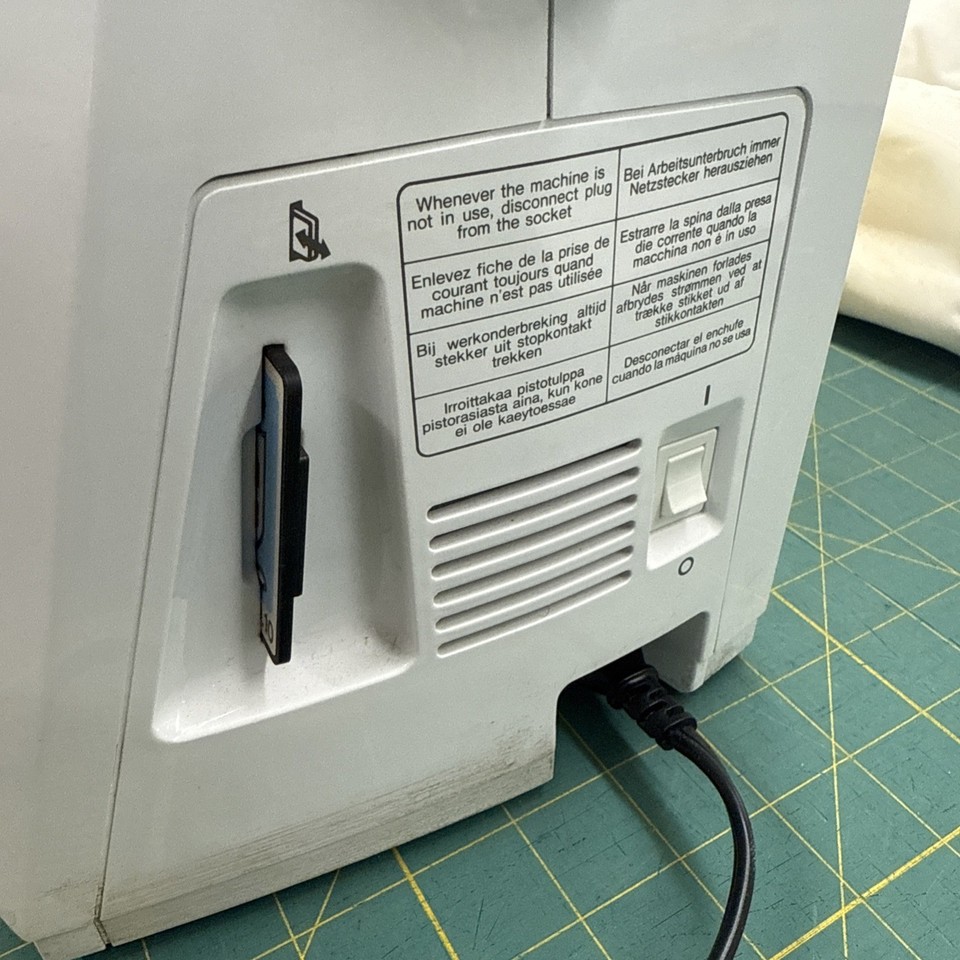 Bernina Deco 650 White Embroidery Electronic Household Sewing Machine ...
