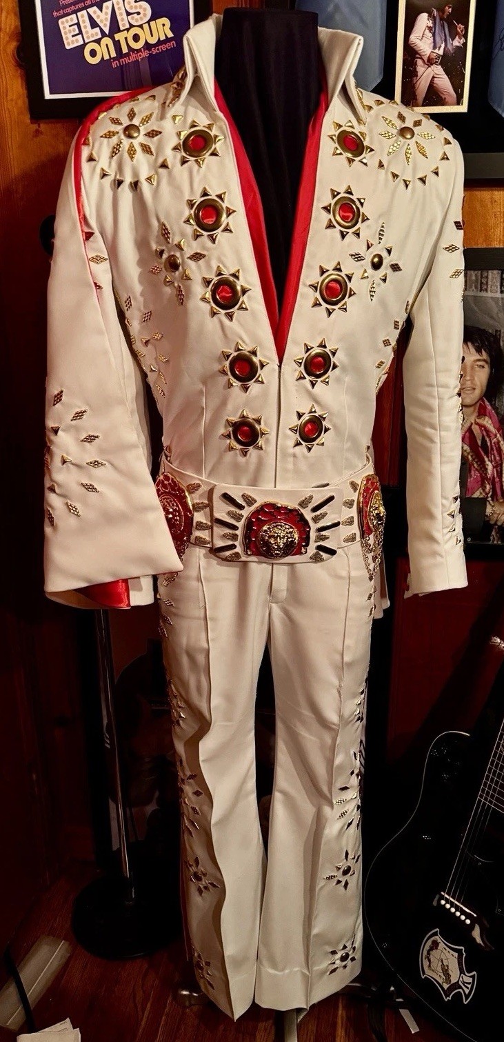 Elvis Presley Red Lion/Pinwheel Professional Jumpsuit Costume With Cape ...