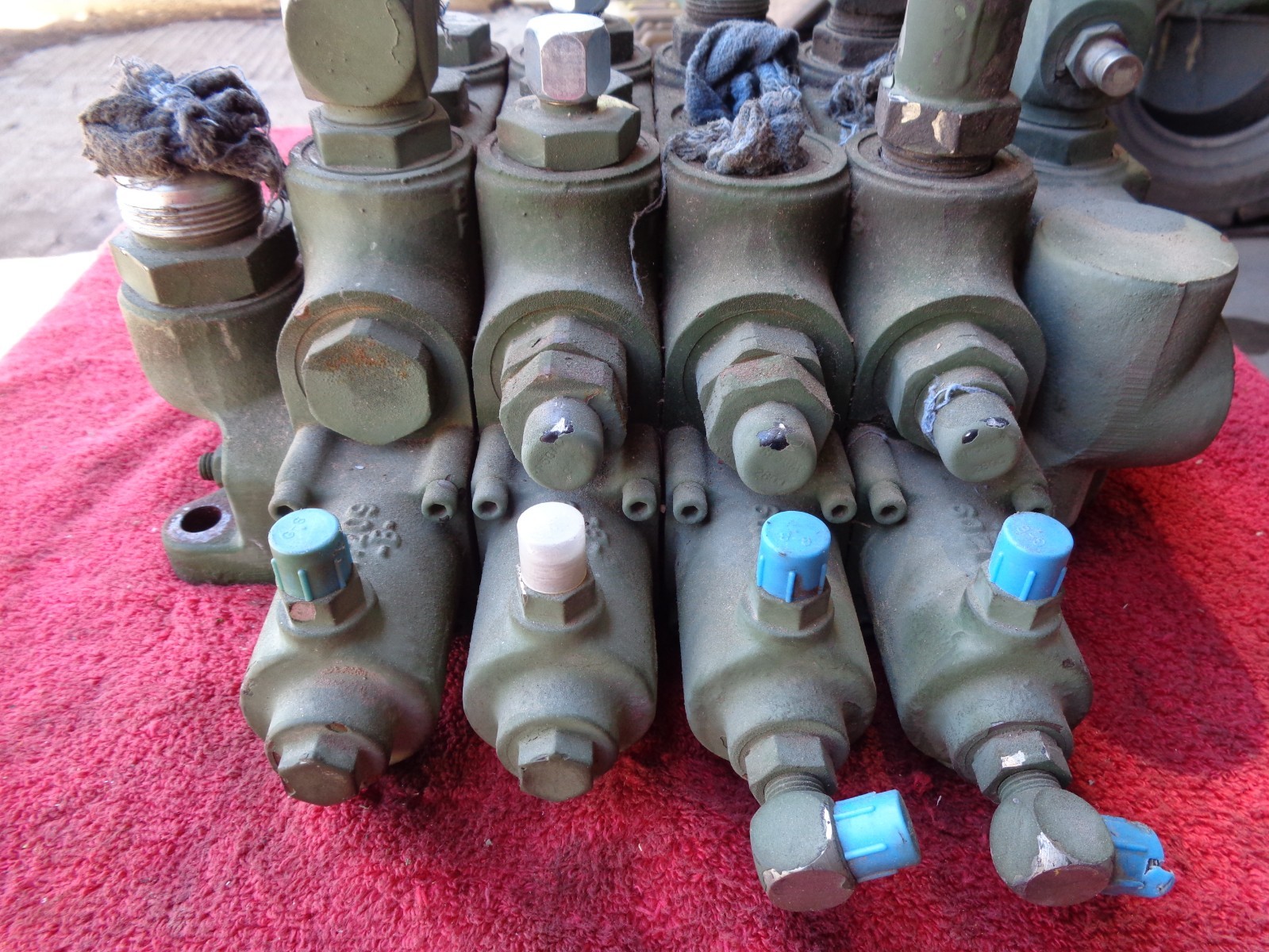 GRESEN Control valve 4 - spool SN# V5032 | eBay