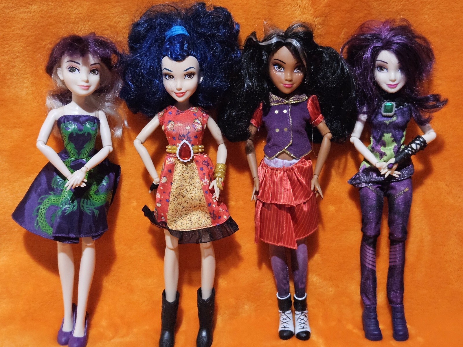 Disney Descendant Dolls - Articulated - Hasbro - Lot of 4 - Free ...
