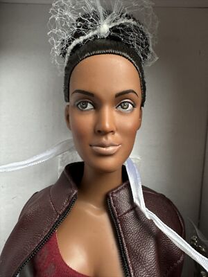 Tonner BBC Doctor Who MARTHA JONES 16" COMPLETE Freema Agyeman FASHION ...