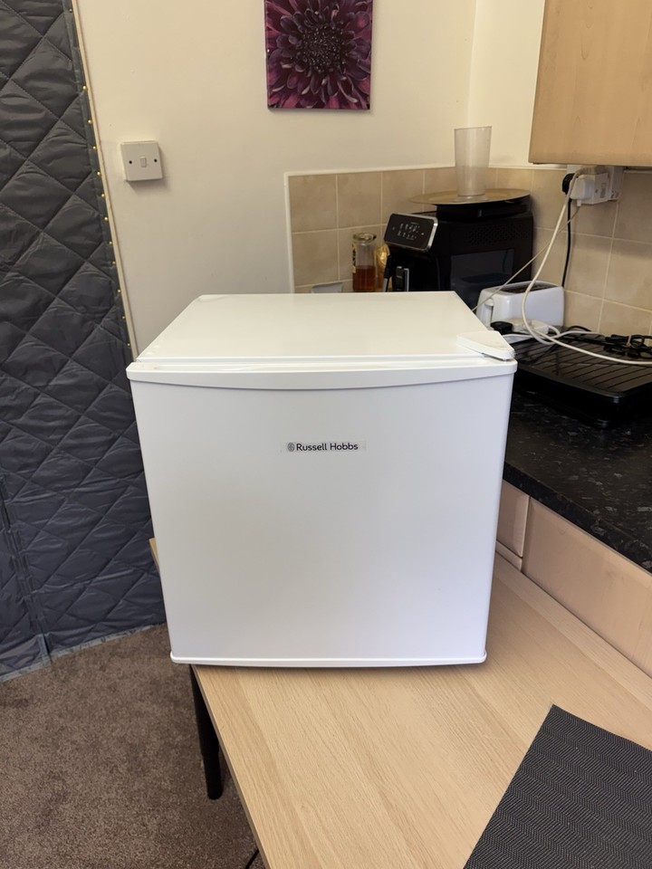Russell Hobbs Mini Fridge and Cooler 43L Table Top White with Ice Box ...