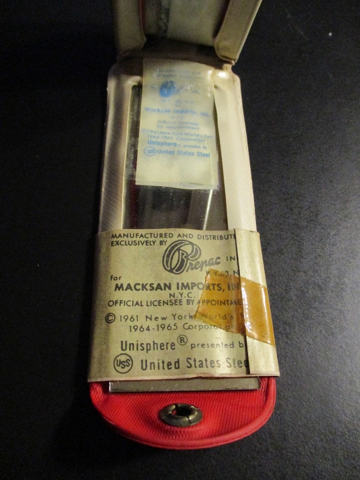 1964-1965 New York World's Fair Vinyl Rain Bonnet Set of 2 with ...