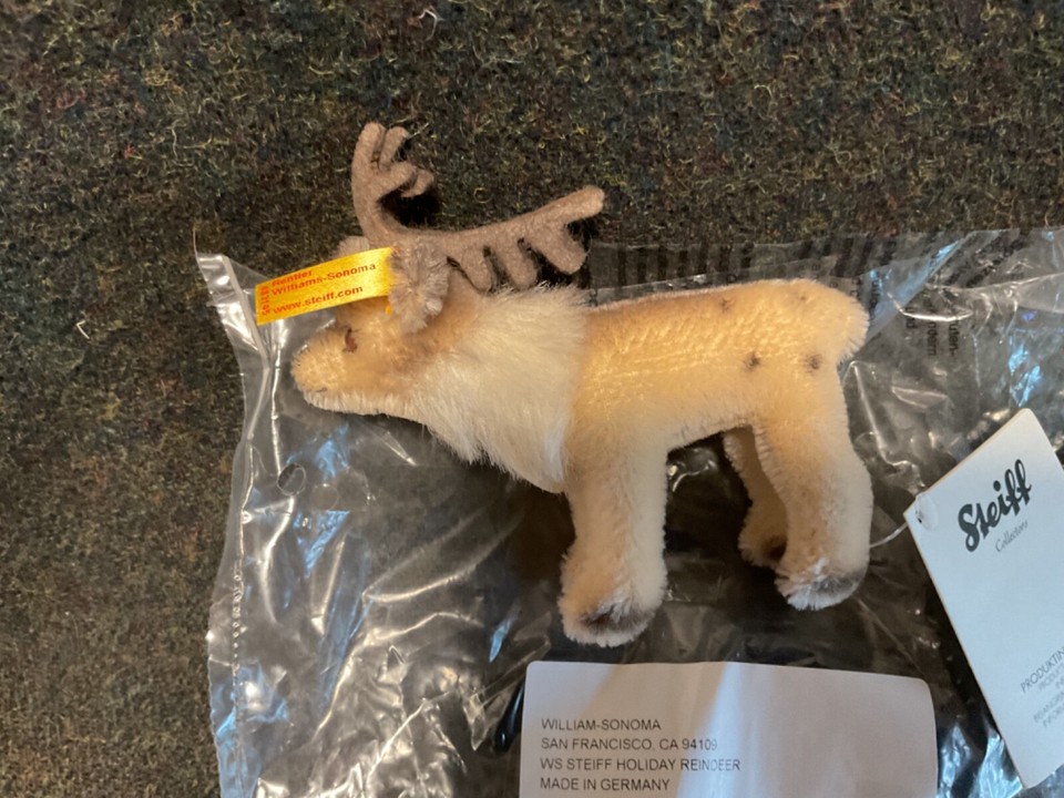 Steiff William-Sonoma Exclusive Holiday Reindeer color is blonde ...