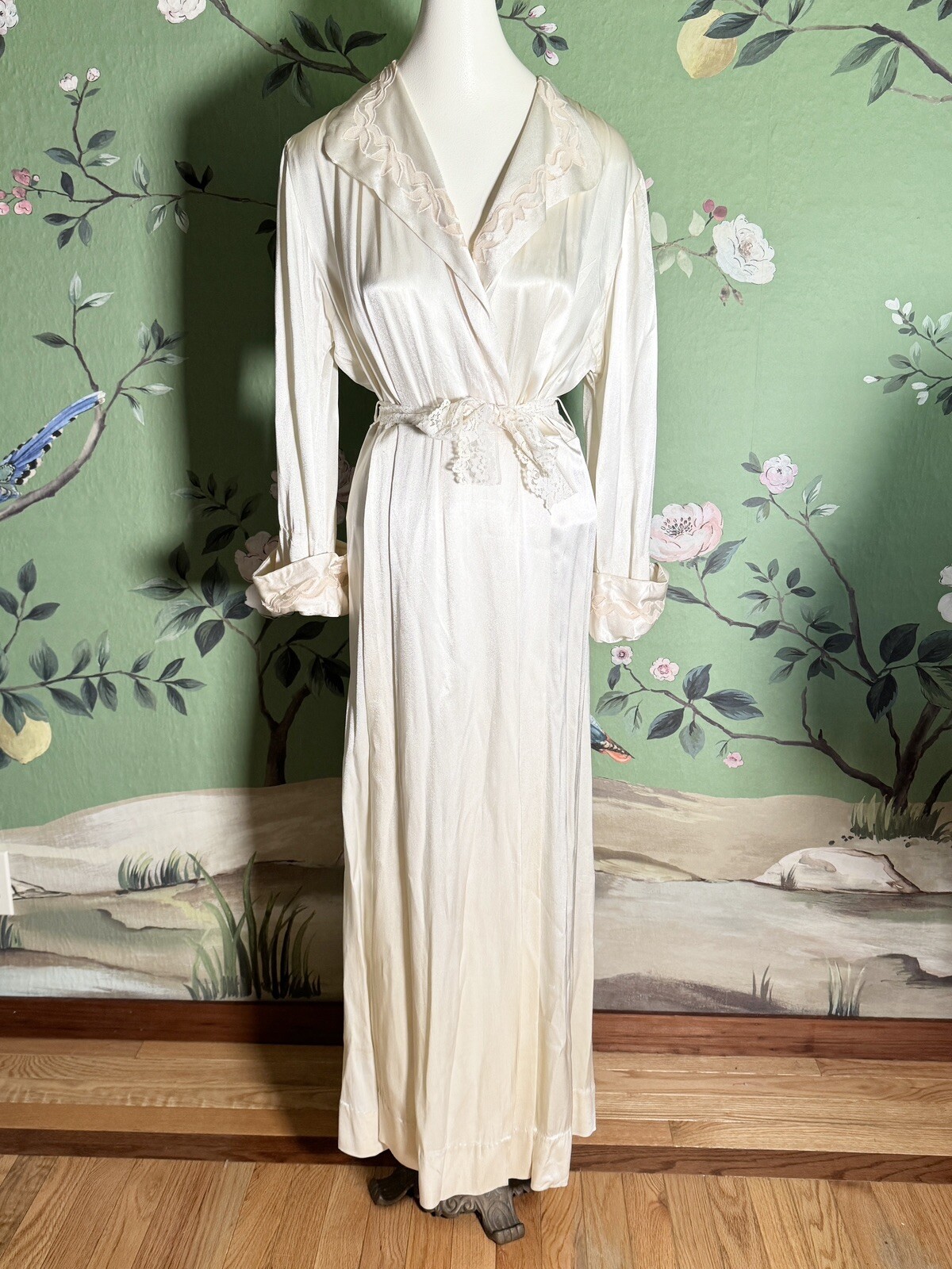 Antique Vintage 1940s Ivory Satin Dressing Robe Cutout Lace Bridal Fia ...