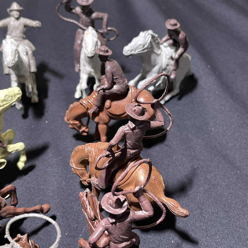 Marx original 1950's 54mm set of 30 Cowboy's different poses 14 W ...