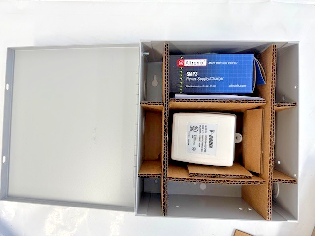 Altronix SMP3ET Power Supply/Charger, Single Output, 6 / 12VDC @ 2.5A ...