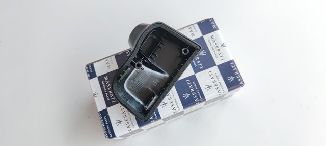 2017 Maserati Levante Rear Camera Support Bracket OE 670148507 ...