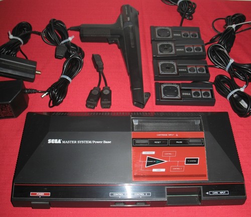Sega Master System Console + 11 games + 4 Controllers + Light Phaser ...