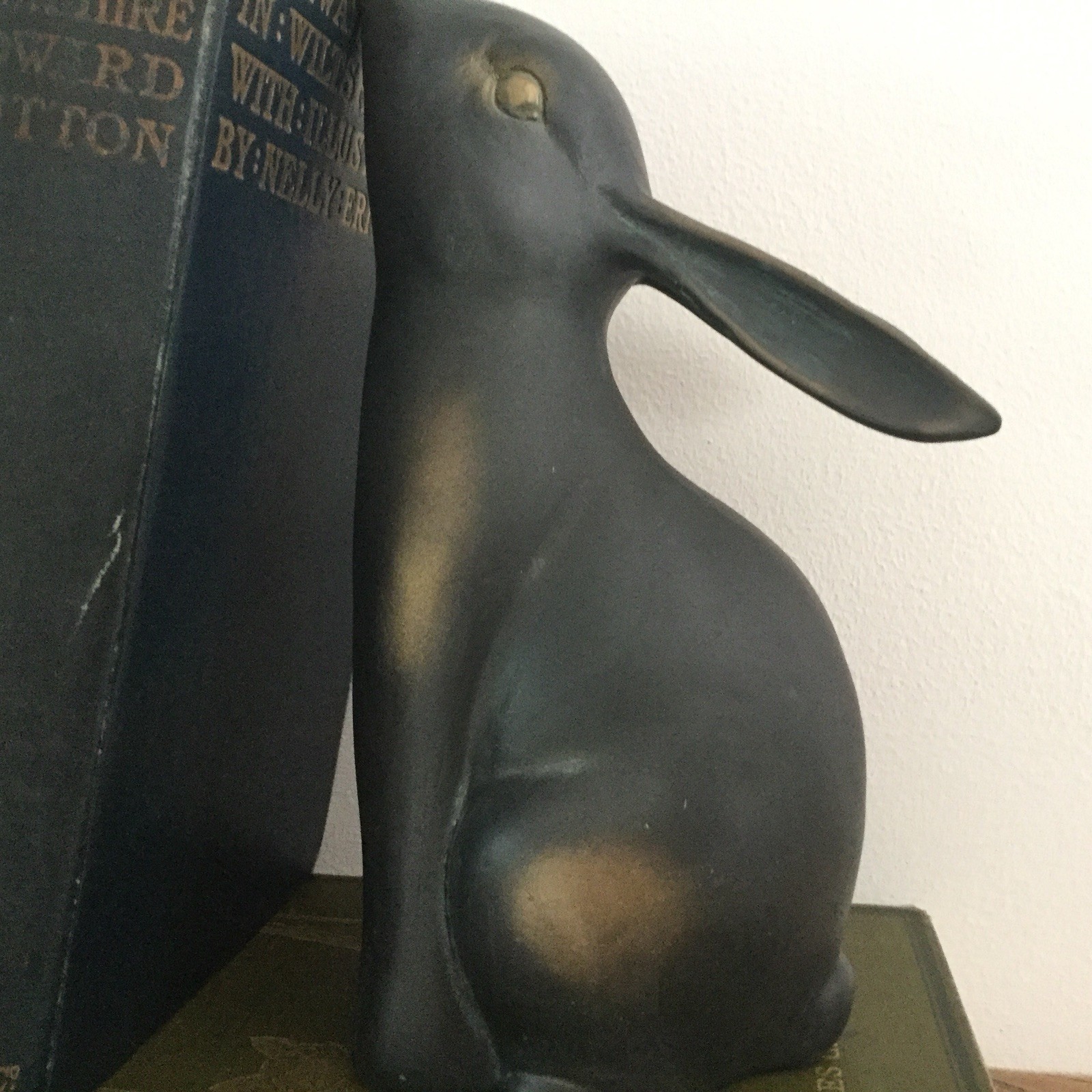 Bronze Style Rabbit Bunny Bookends Brown Bookcase Decoration Desk Hare ...