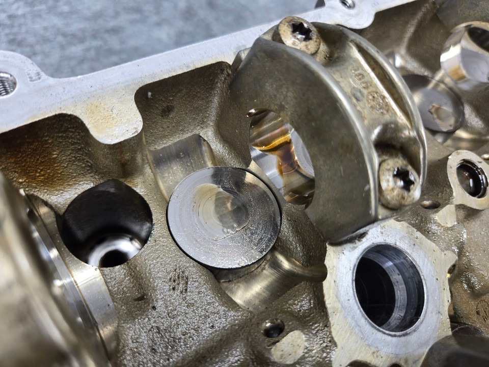 ENGINE CYLINDER HEAD LEFT SIDE MERCEDES W219 W211 W204 M156 CLS63 E63 ...