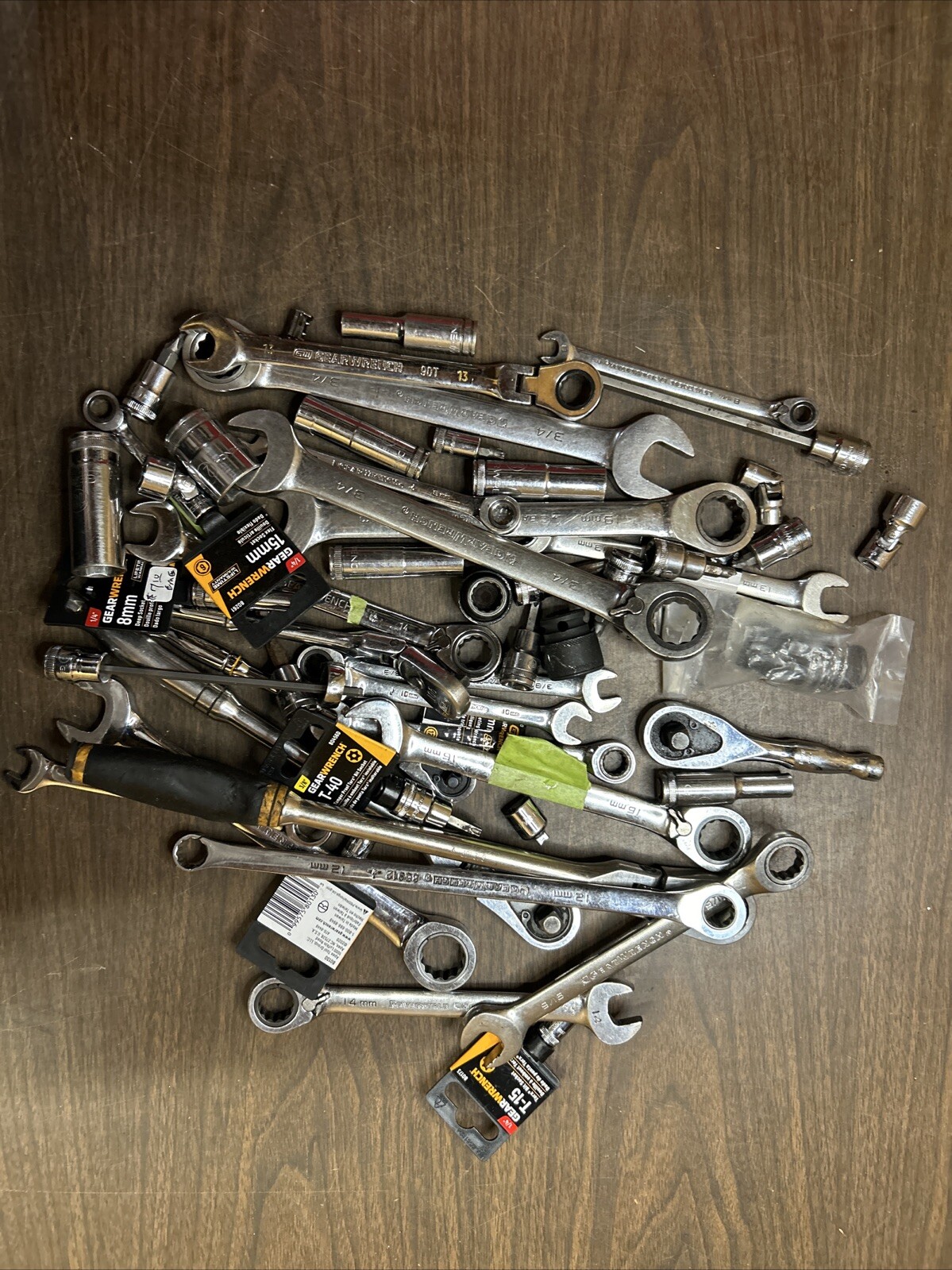 (M7) Broken Lot Of Misc Tools, Gearwrench, Wrenches, Sockets, Ratchets ...