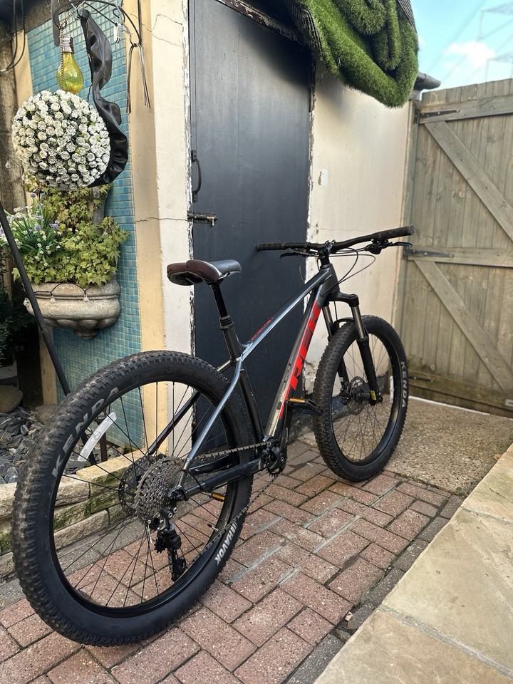 Trek Roscoe 6 Mountain Bike | eBay UK