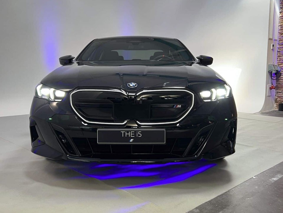 Genuine BMW Iconic Glow M Shadowline Black Front Grille G60 i5 M60 BEV ...