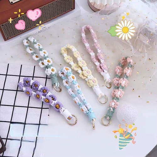 Cute Charm Daisy Bracelet Contrasting Colors Beautiful Design Compact ...