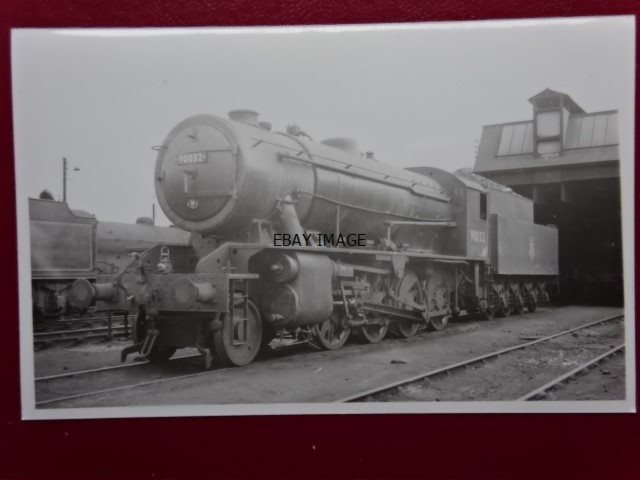 PHOTO BR CLASS 2-8-0 WD/8 LOCO NO 90032 | eBay UK