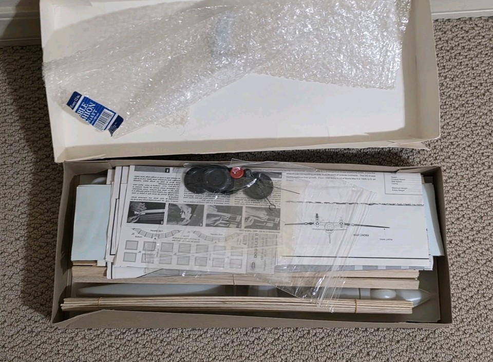 Guillow's Balsa Kit DC-3 - 1/32 Scale - 35.5" WS - Complete- JT25 Kit ...