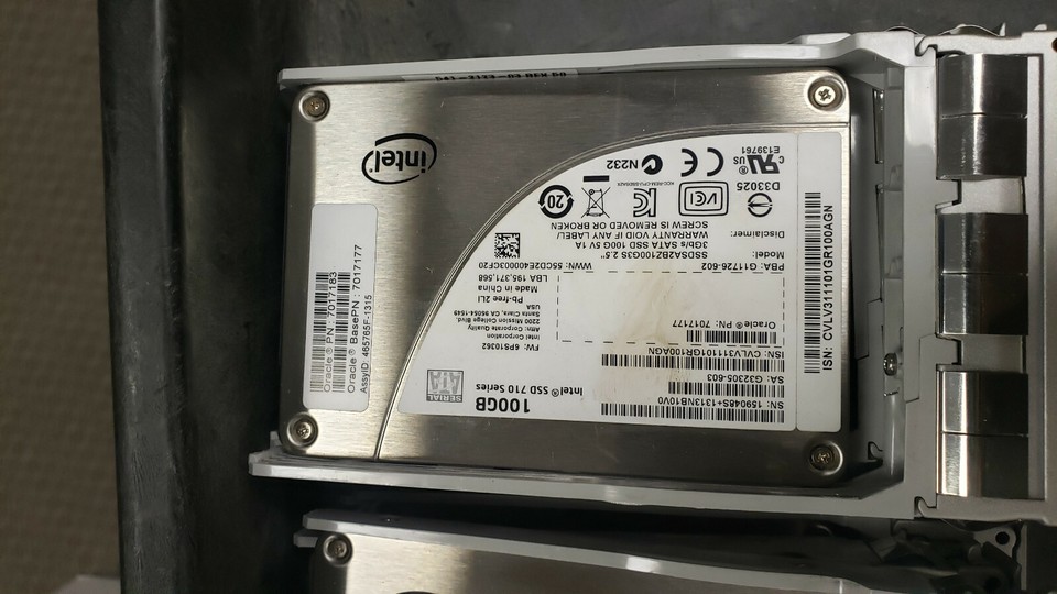 Sun Oracle 100GB Solid State SATA Drive 7017183 7017177 / 7101423 2.5 ...