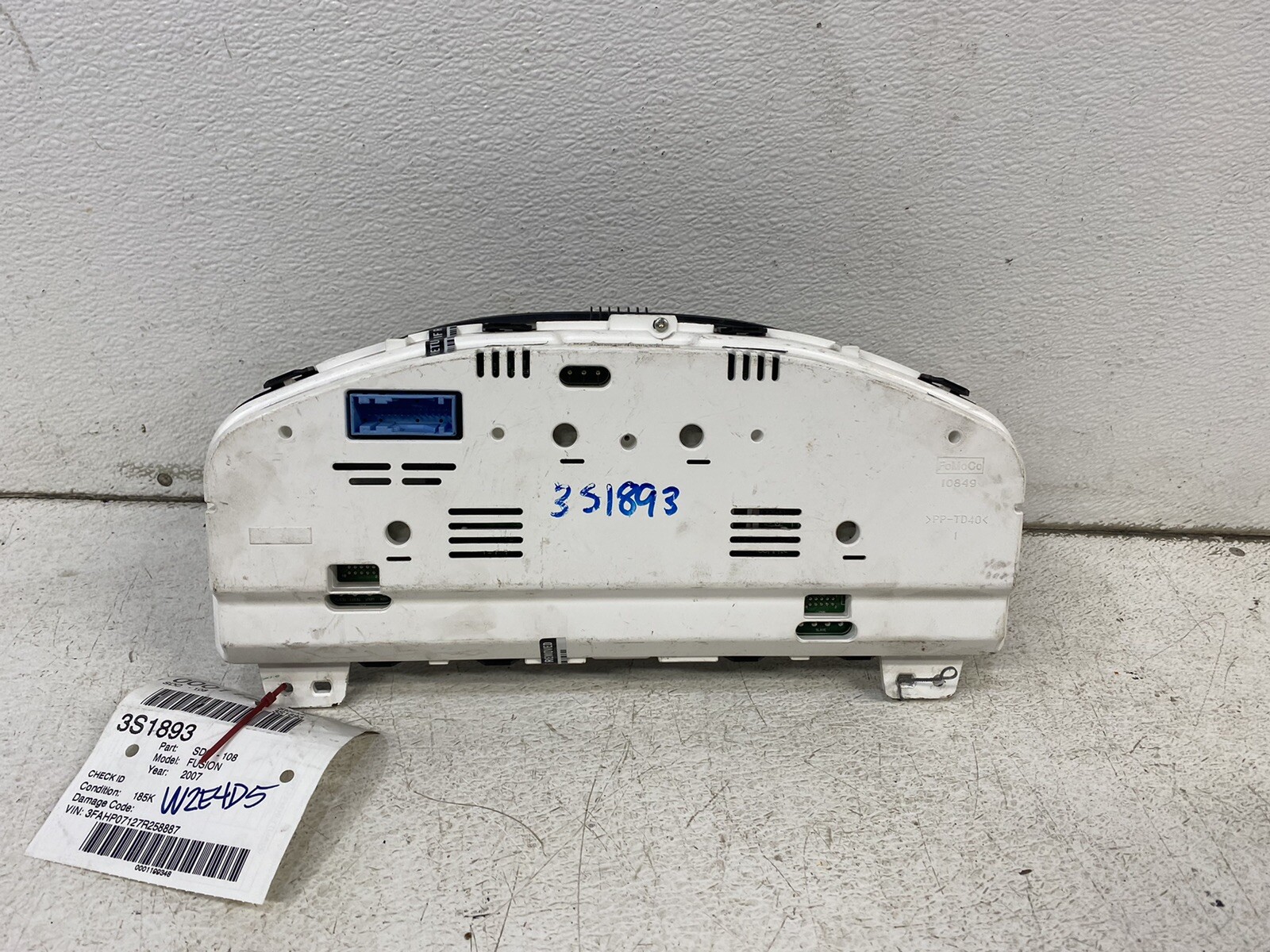 2007 Ford Fusion cluster speedometer with message center tachometer ...