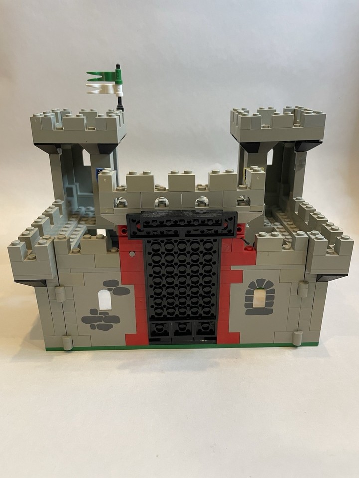Vintage Lego Castle Set 6073 Black Falcon Knights Castle Near Complete ...
