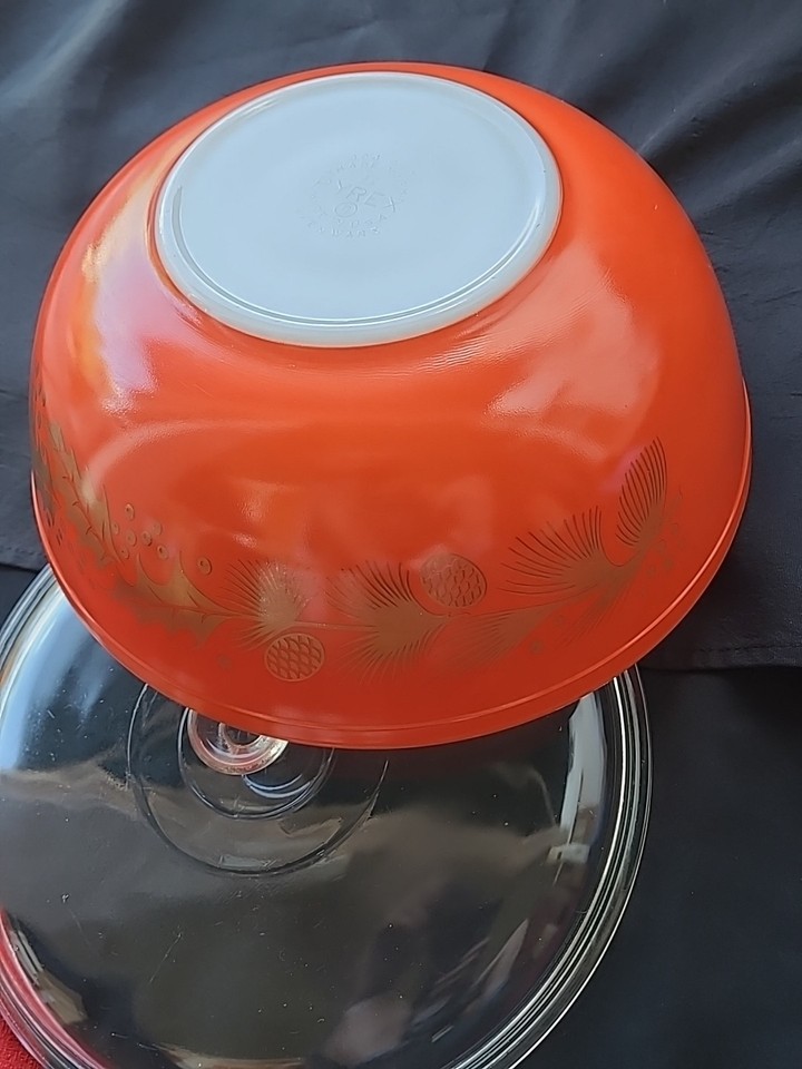 Pyrex 404 Red Golden Leaf Holly Pine Cone Christmas 4 Qt. Lid & Cradle ...