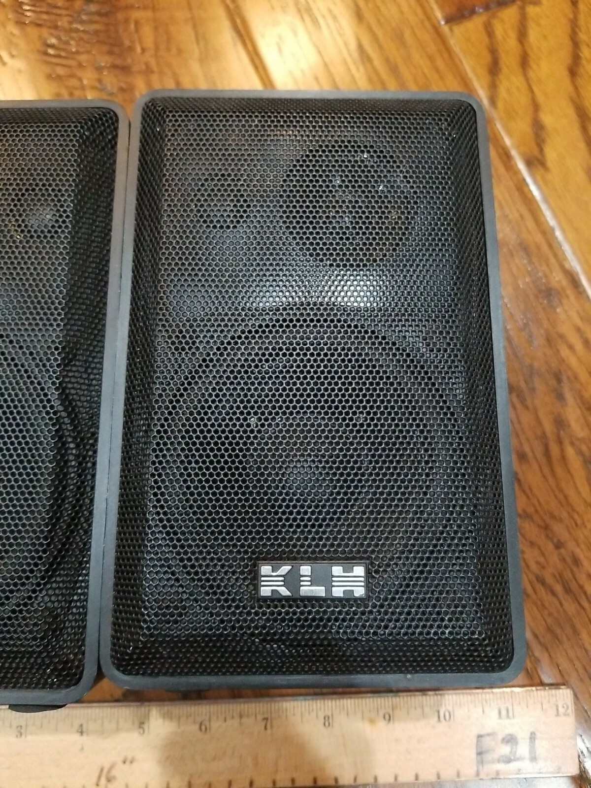 Pair of KLH Model 970A Indoor/Outdoor 3-Way Bookshelf Speakers- Pre-owned Set! | eBay