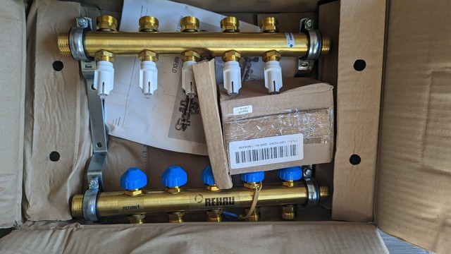 REHAU Pro-balance Radiant Floor Heat Manifold for PEX Pipe - 5 Circuit ...