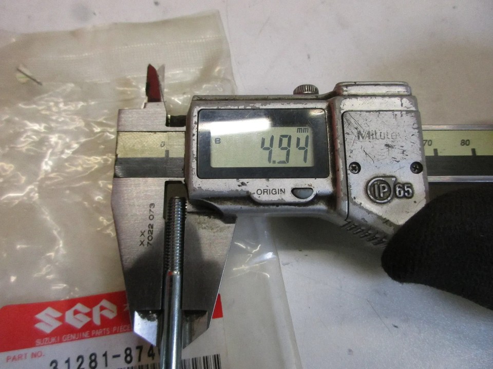 Vite E927. Suzuki GS 450_550_1000 Viti 31281-8702 Avviatore di ...